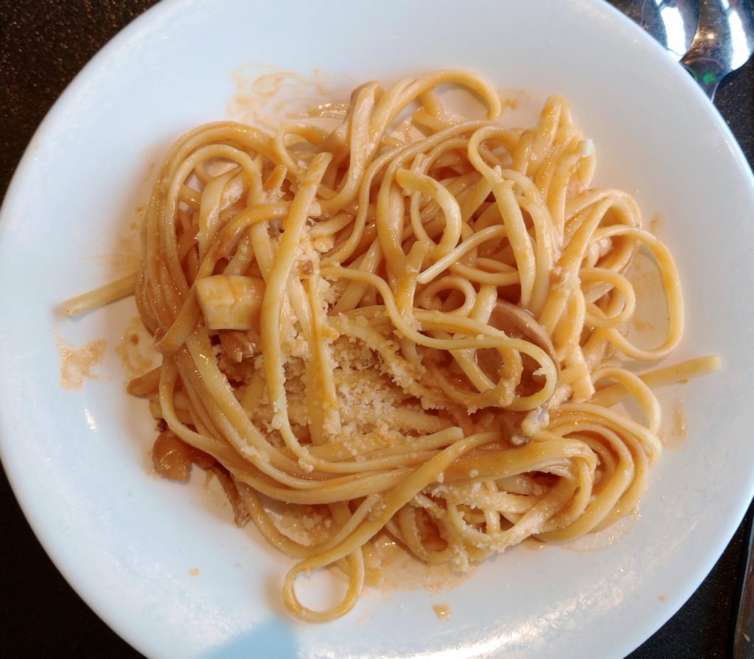 Linguini con Frutos del Mar, el plato ideal para invitar a tus amigos.