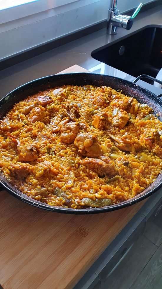 Pollo en Cocotte: Una Receta Deliciosa de la Tradicional Francesa.