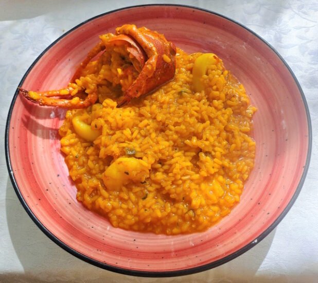 Receta de arroz meloso de bogavante y los secreto de restaurante.